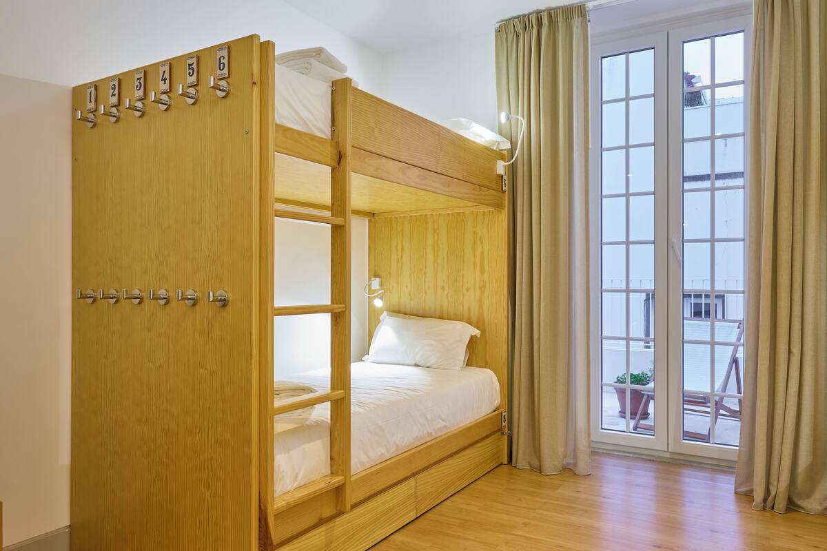 Shared Dormitory 11 | Roupas de cama premium