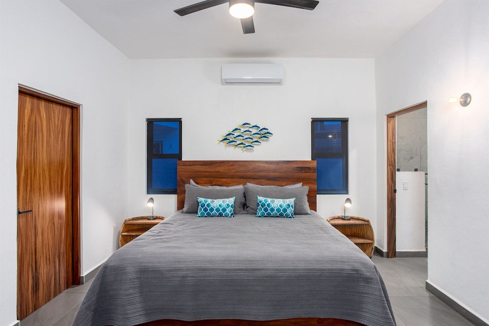Luxury Modern Villa- 5min Walk To Marina/downtown. Gated Community. Game Room. - Cabo San Lucas