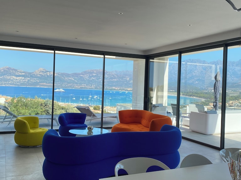 Villa D' Architecte Avec Superbe Vue Sur La Baie De Calvi, Entre Mer Et Montagne - Calvi