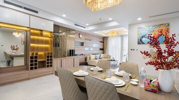 Apartamento Panorâmico | Minibar, com decoração personalizada, com mobília individualizada