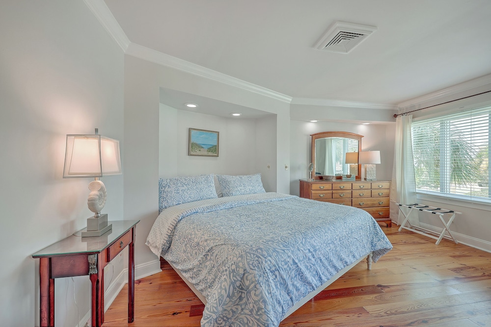 Port O' Call E203 - Ocean View Perfection! - Isle of Palms | Vrbo
