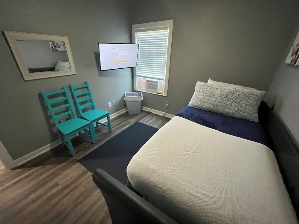 Practically Perfect Place In Every Way - Warrington, FL