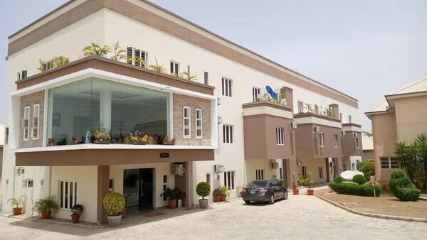 Novel Suites And Resort - Jos