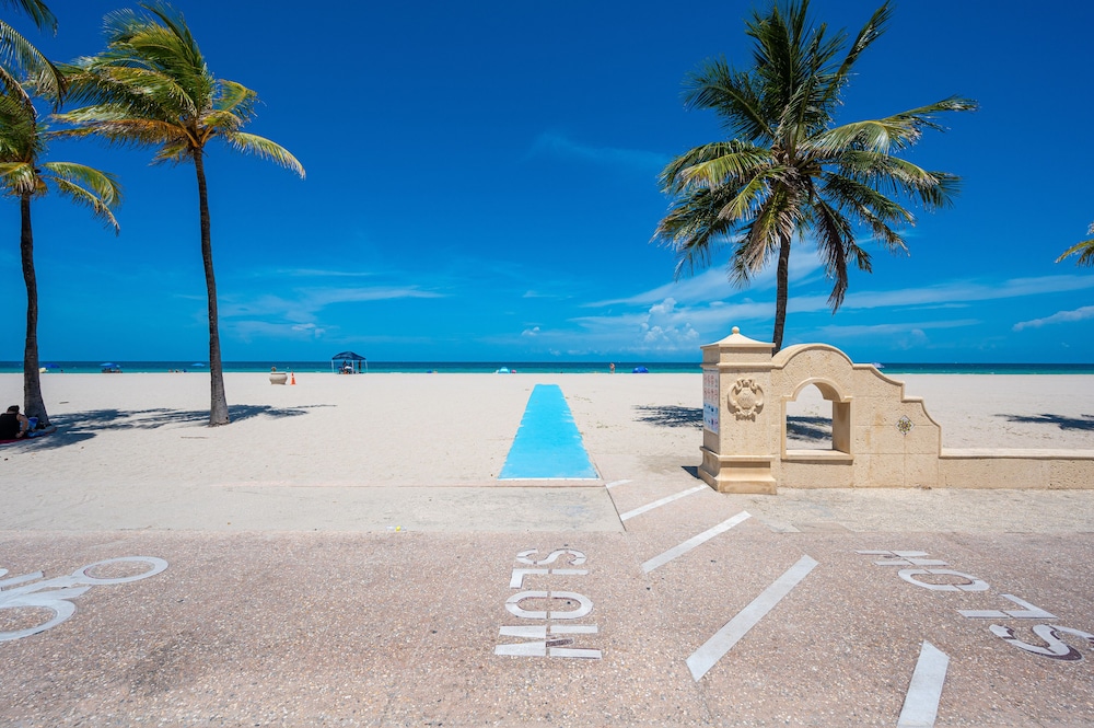 Casa Del Mar Hollywood - Hollywood, FL