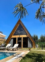 4-SANA-LUX BUNGALOW WITH HEATED POOL | Terraço/pátio