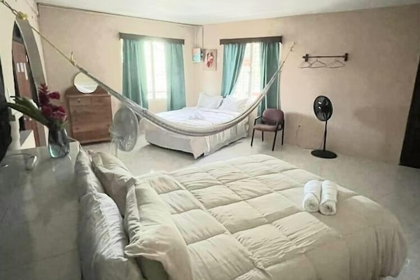 Quarto Familiar | 1 quarto, secretária adequada para computadores portáteis, Wi-fi grátis