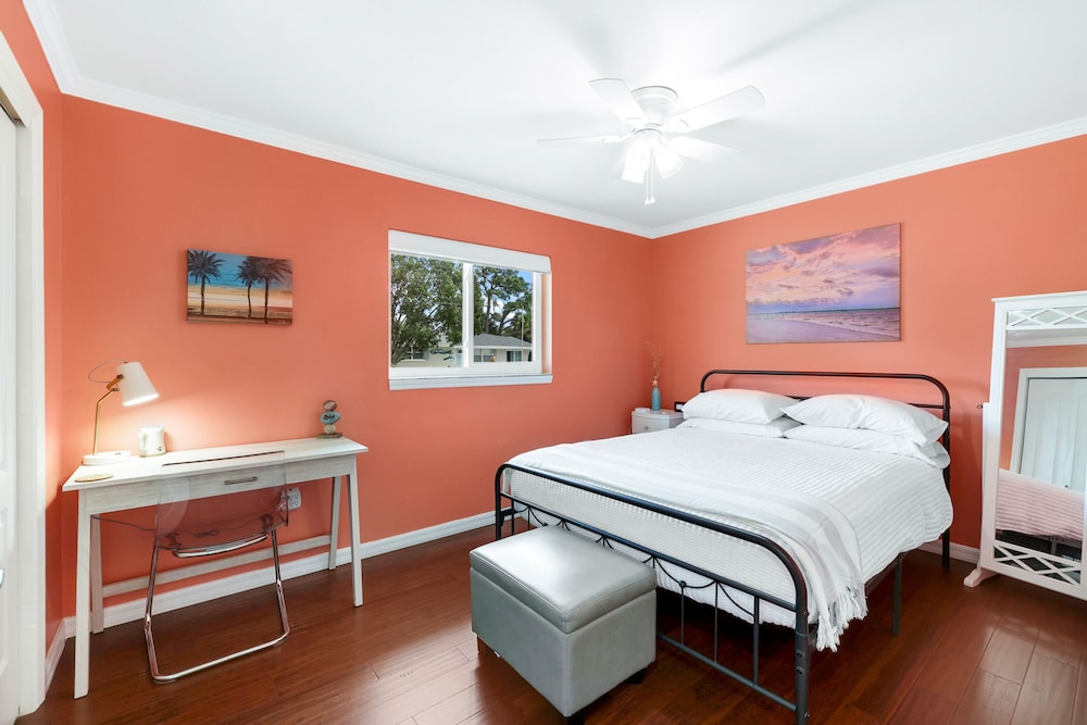 Your Perfect Beach Hideaway - Englewood, FL