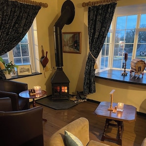 Serviço de almoço e jantar, restaurante ao ar livre