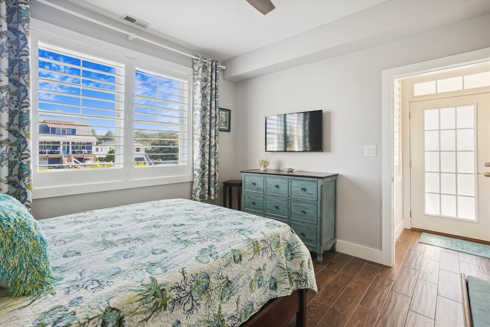 CH219C- Beautiful Canal front - Kill Devil Hills - Saturday Check In ...