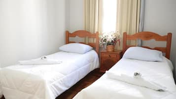 Apartamento básico | Ferros/tábuas de passar roupa, berços grátis, Wi-Fi de cortesia