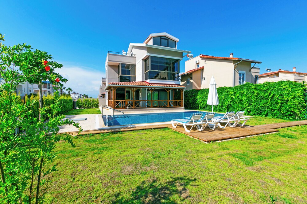 Paradise Town Villa Estella - Kadriye