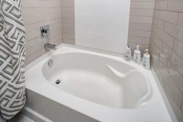 Luxury Serviced Apartment In Uptown Clt - Charlotte Douglas Airport (CLT)