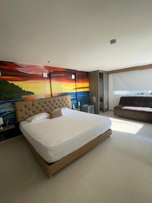 Quarto Duplo | Minibar, cofre no quarto, Wi-fi grátis, roupa de cama fornecida 