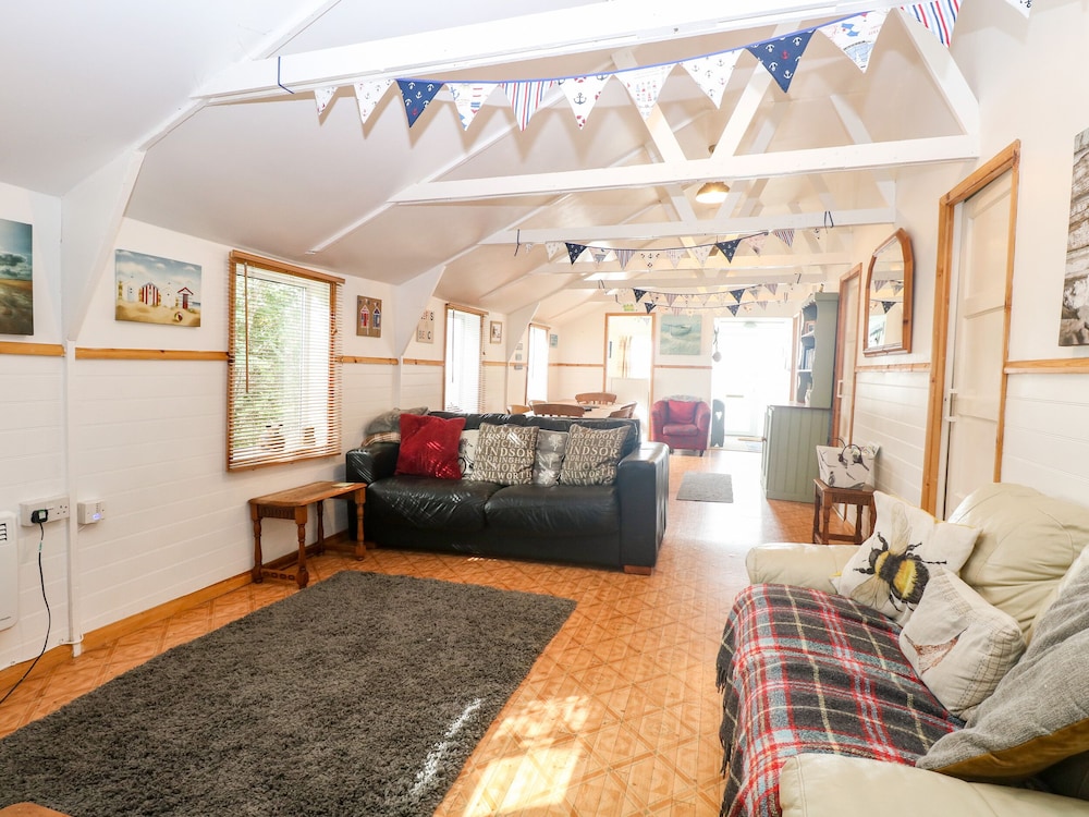 Suzanne's Beach Hut - Norfolk