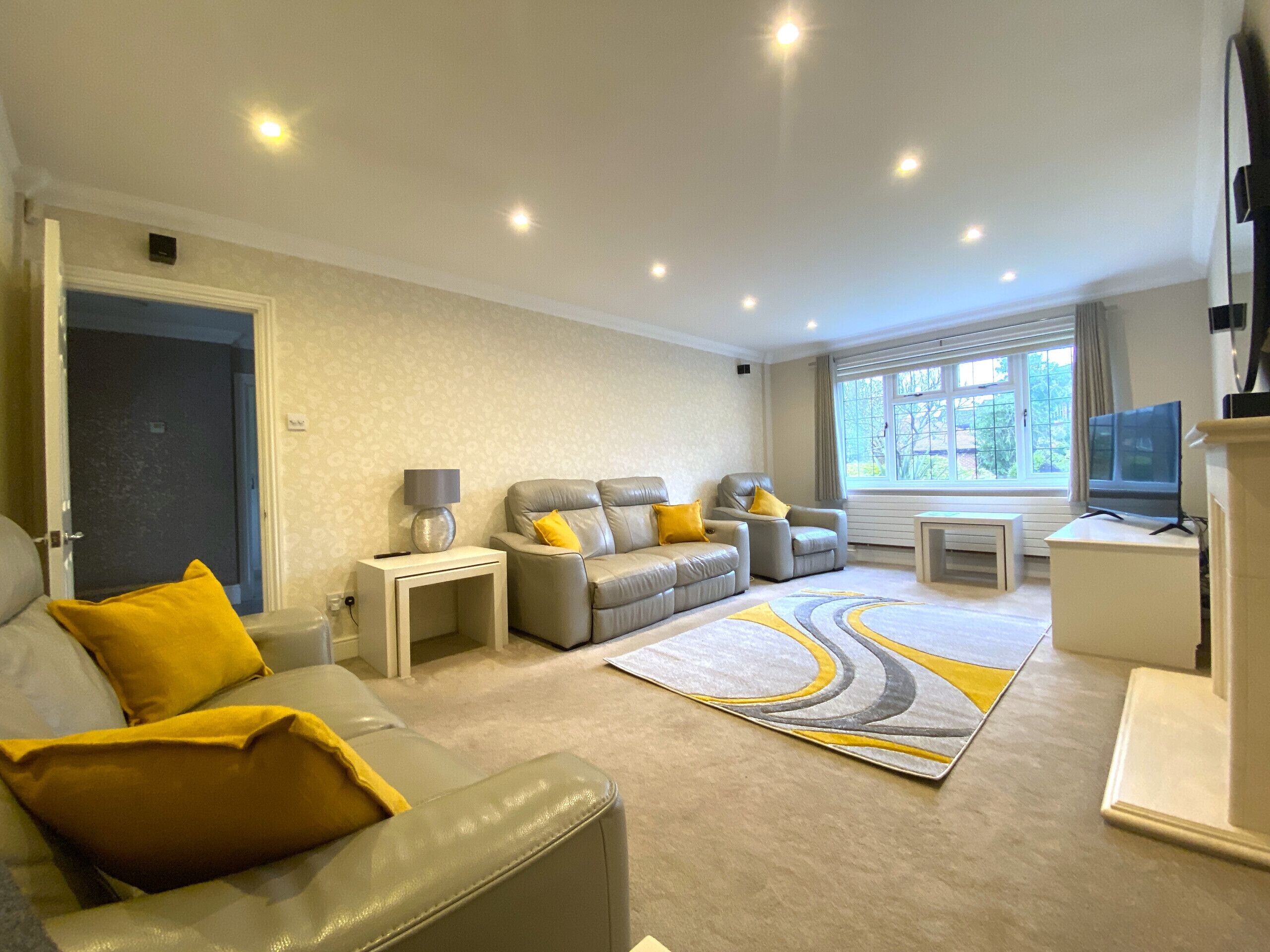 Binfield: Beautiful Five Bedroom House - Oxfordshire