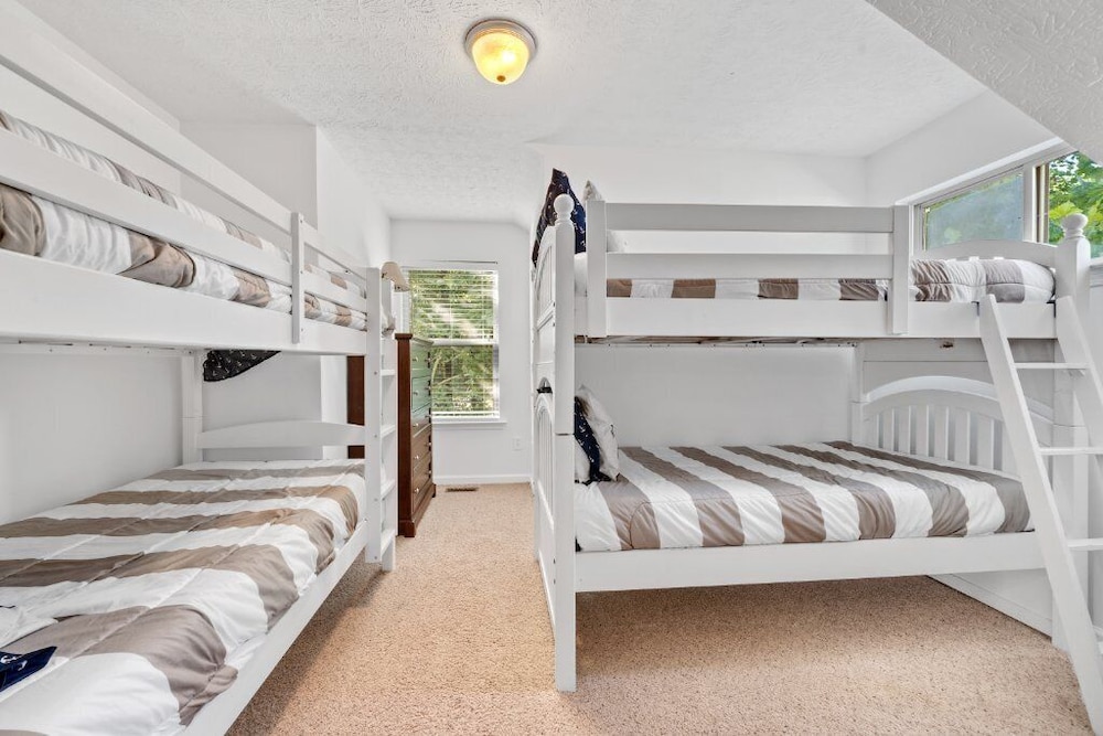Lake House On The Water Cottage With Bunk Room And Movie Room - Milledgeville, GA