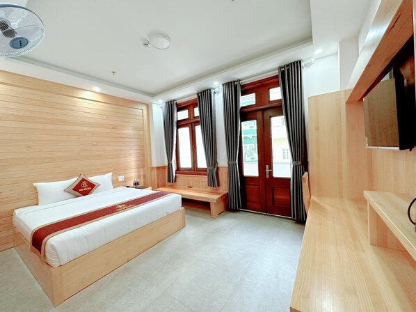 Quarto Duplo de Luxo | Roupa de alta qualidade, com mobília individualizada, secretária