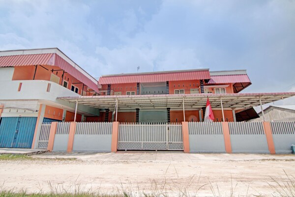 Hotel O Kalista Guest House Syariah - Pekanbaru