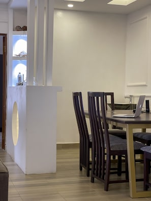 Apartamento Deluxe | Sala de jantar