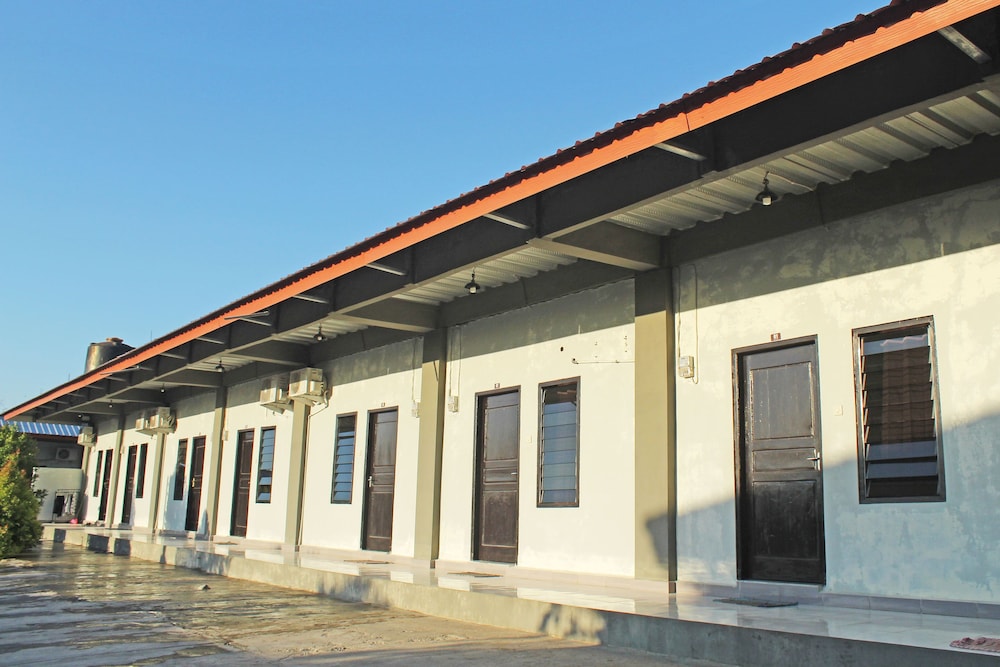 Oyo 92961 Amor Kost - Kupang