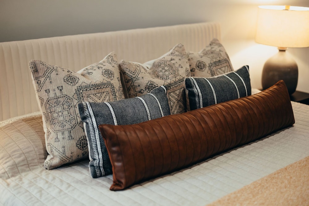 The Grain Binn: Stunning Magical Secluded Hot tub Lux Couples, Romantic ...