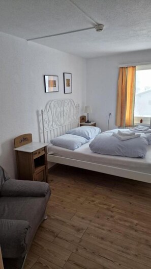 Quarto casal standard, 1 cama de casal | Individualmente decorados, Wi-Fi de cortesia, roupa de cama