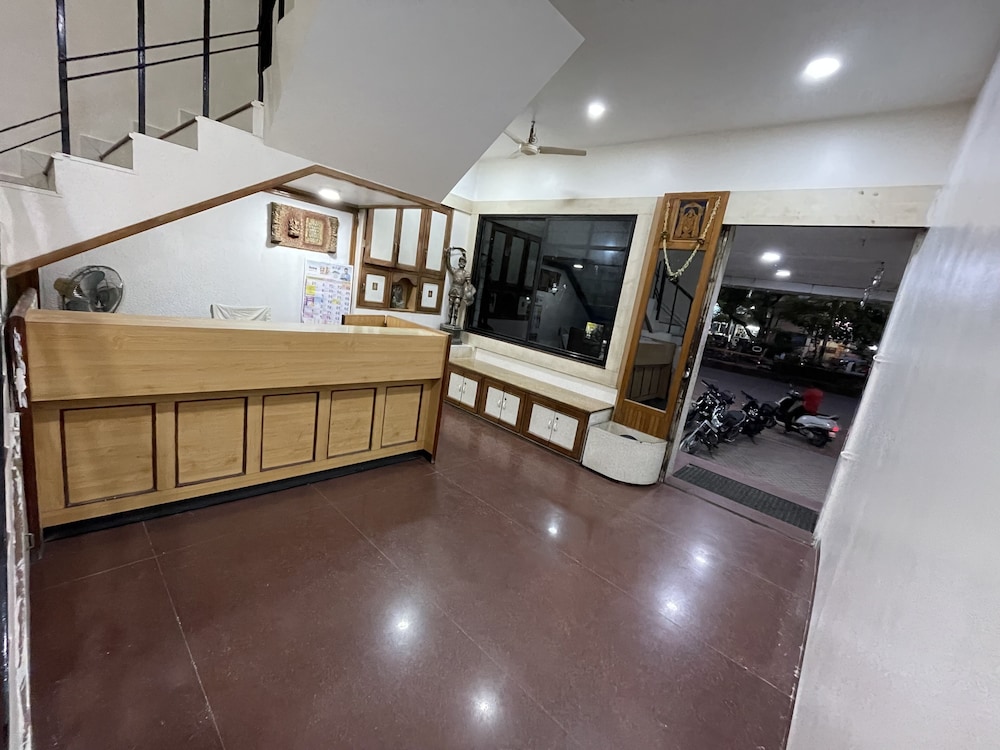 Hotel Rajdhani - Latur