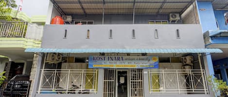 Fachada da propriedade