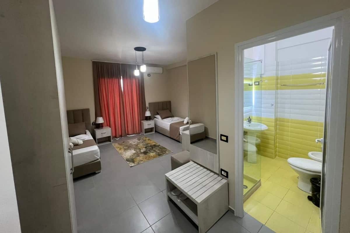 Quarto Twin | Quartos insonorizados, Wi-fi grátis