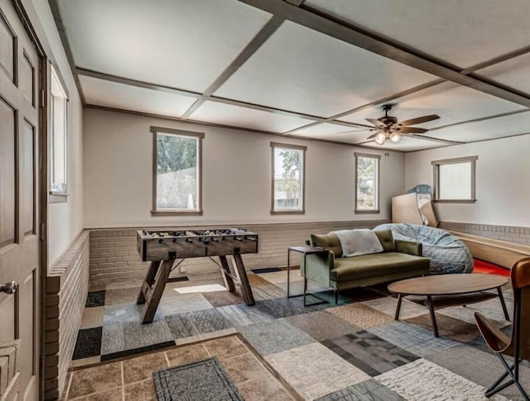 Our Family Would Love To Share Our House With You!\n - 털사