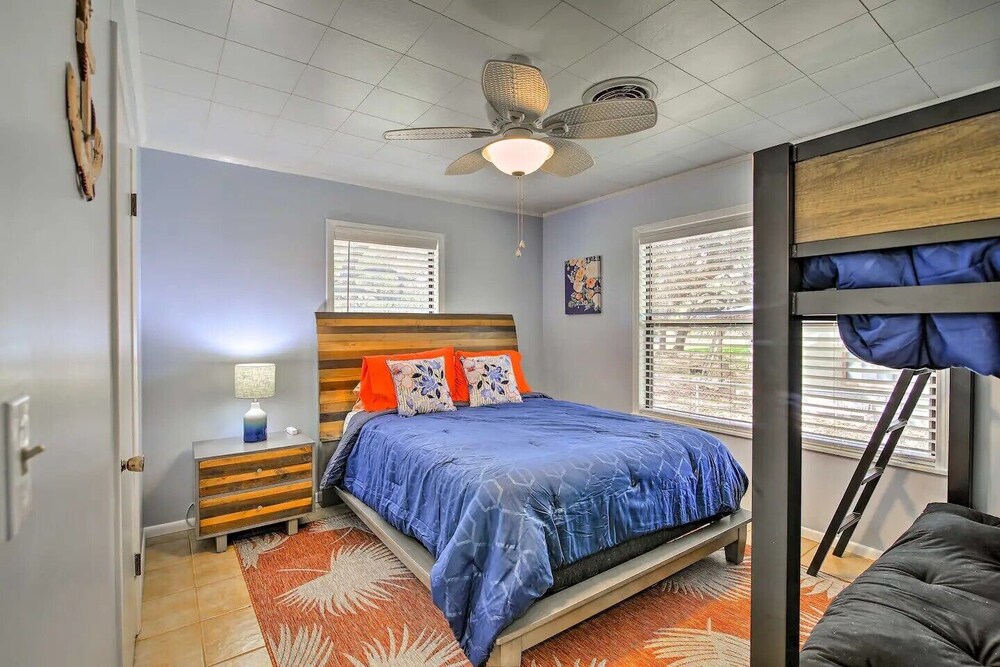 Your Summertime Oasis - Cool DEEP water - PRIVATE water access - Uvalde ...