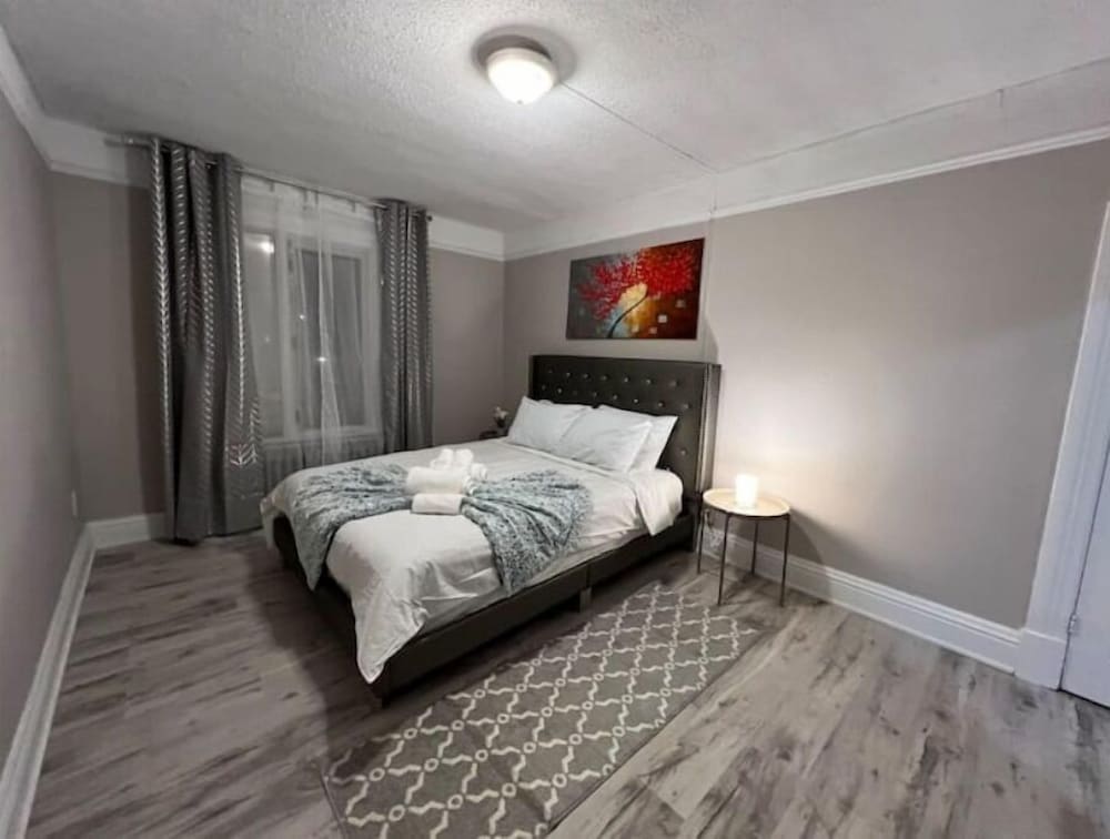 2 Br/3 Beds With Free Wifi, Parking And Much More - The University of Winnipeg