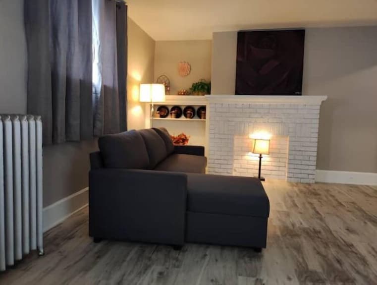 2 Br/3 Beds With Free Wifi, Parking And Much More - Manitoba