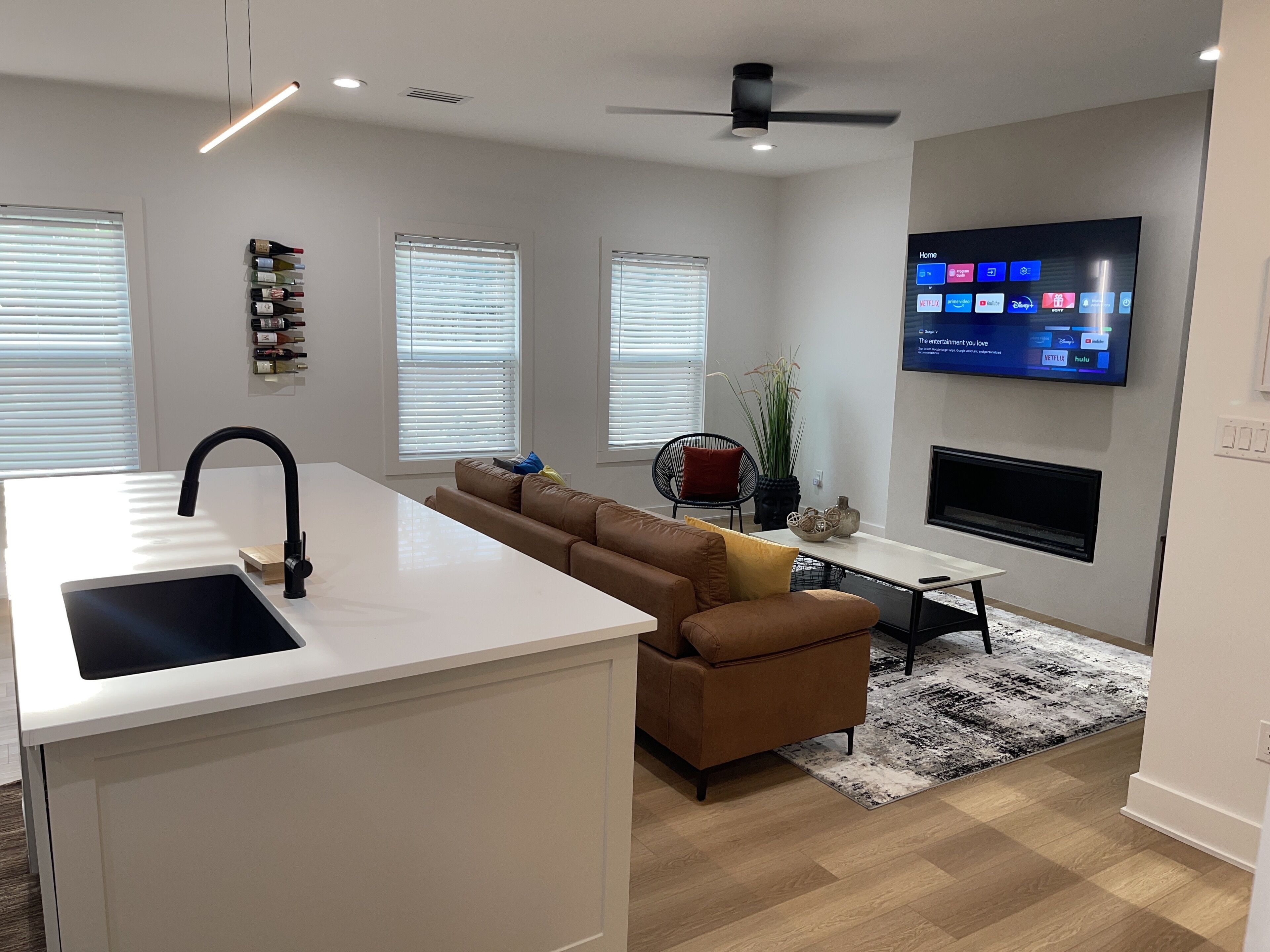 Introducing "Elevatevr Living" Your New Baton Rouge 3 Story Retreat Sleeps 14  \N - Louisiana