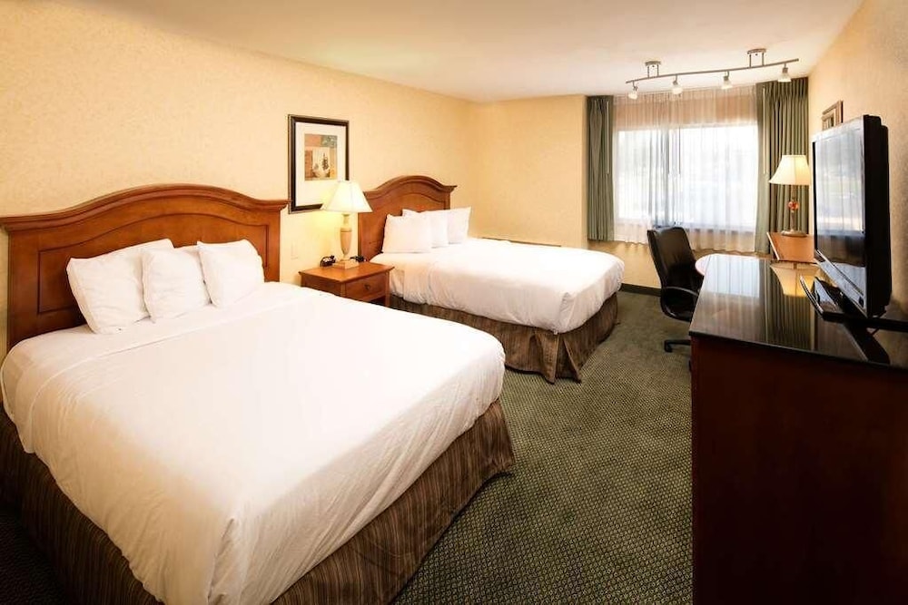 Enjoyable Stay! 4 Pet-friendly Units With Free Parking, Outdoor Pool! - Wenatchee, WA