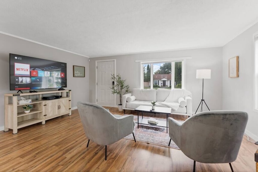 Hot Tub + Movie Nights | Ultimate Chill House - Riverside State Park, Spokane