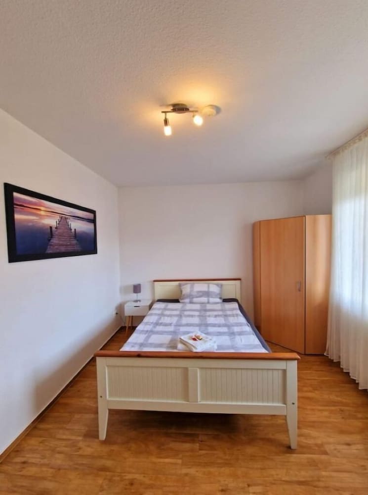 2 Bedroom*kitchen*smart Tv* Free Coffee,wifi*parking - Meppen