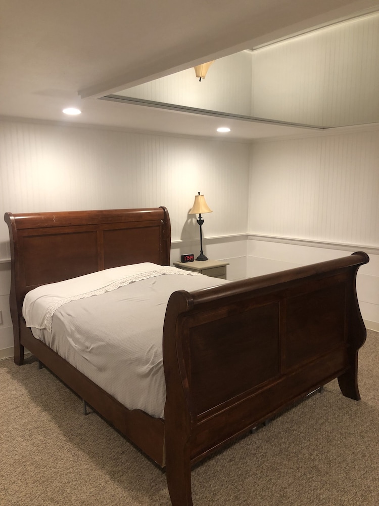 North Marshfield Furnished Rental With Amazing Sunsets . Pet Friendly And Cozy - Scituate, MA