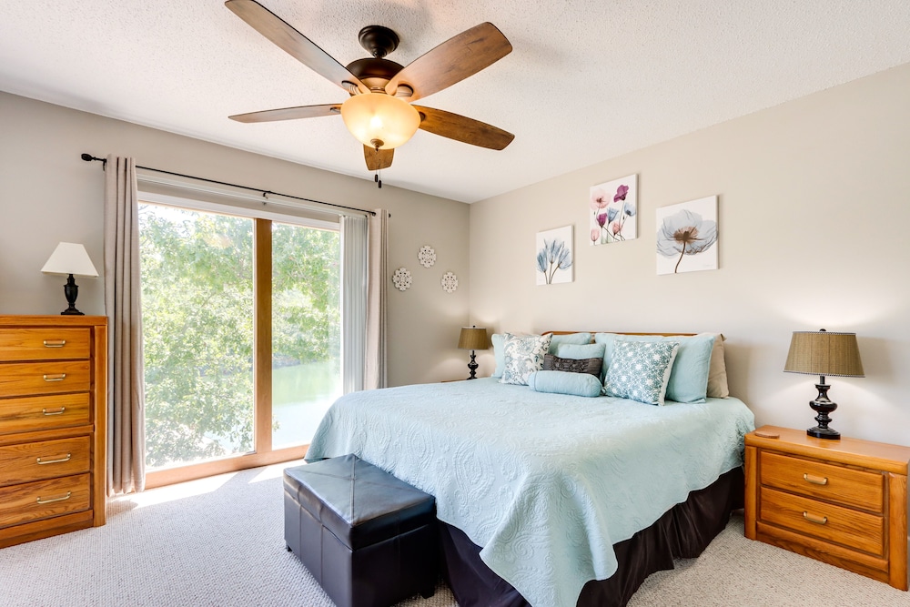 Walk To Pool + Lake: Cozy Osage Beach Condo - Ha Ha Tonka State Park, Camdenton