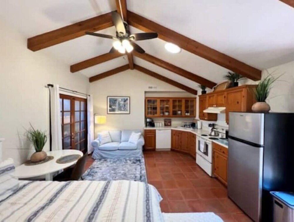 Mesa Beach Studio-Newly Remodeled - Santa Barbara | Vrbo