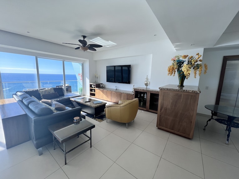 Spectacular 2900 Sqft 4br/4ba Beachfront Condo At Luxurious Icon Vallarta!! - Nayarit