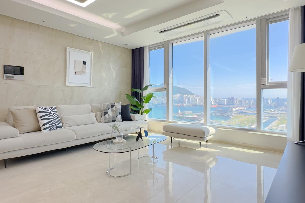 Family Suite Marina G | Sala de estar | Piso aquecido