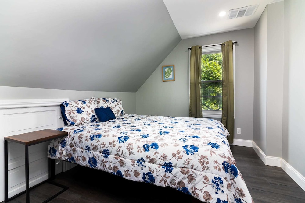 Cozy Micro Apartment Sleeps 4, Minutes From Falls - Niagara Falls, NY