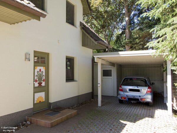 Ruhige Lage, Wlan, Freistehendes Haus Mit 2 Wohnungen, Top-eingerichtet - Zingst