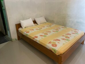Quarto Duplo Standard | Secretária, Wi-fi grátis, roupa de cama fornecida 