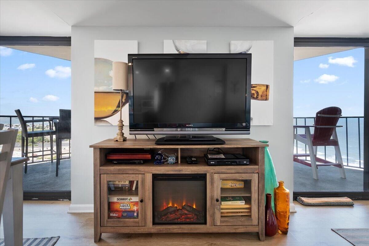 Stunning 2 Bedroom Side Ocean Front Condo In 9400 Building - Ocean City, MD