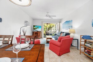 Apartamento em Condomínio Fechado, 1 quarto | Sala de estar | Smart TV 