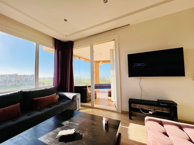 Bouznika Escape: Vue Océan, Bassin Privé, Plage, Surf, Piscine, Randonnée & Vélo - Skhirat