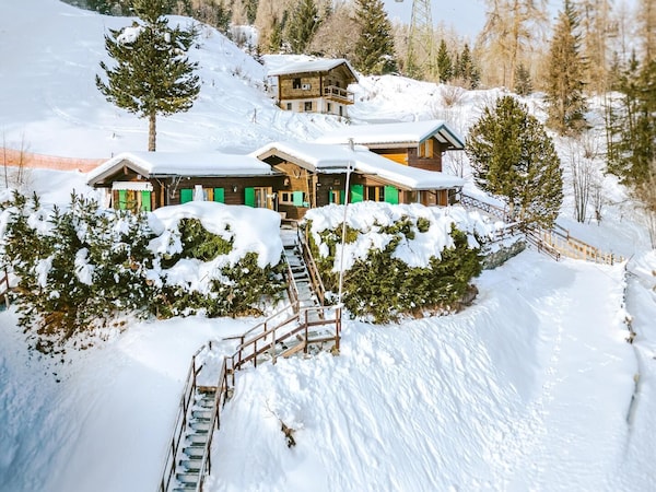 Chalet Nuage Family Friendly Mountain Getaway - La Tzoumaz