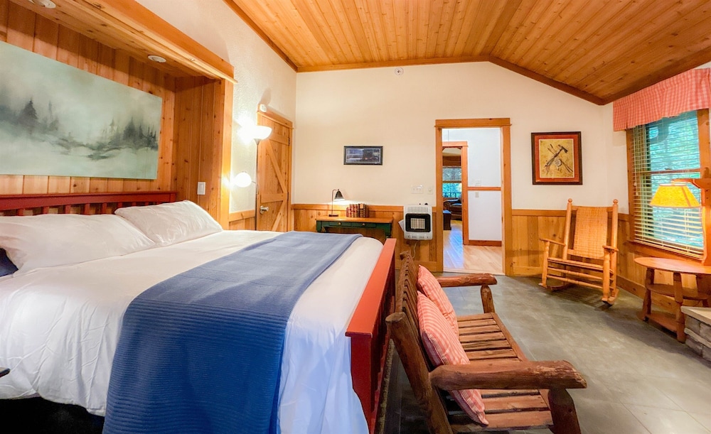 Buffalo Creek Bridge Cottage 1br/1ba | Bryson City Nc | Great Smoky Mountains - Great Smoky Mountains National Park